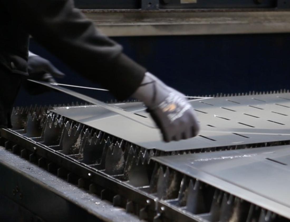 Nos métiers - La découpe laser de l'aluminium - Plasmo